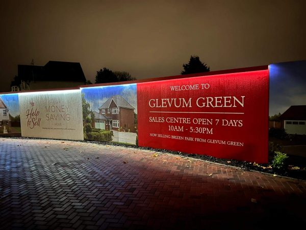 Illuminating the benefits of Solar Powered Hoarding Lighting